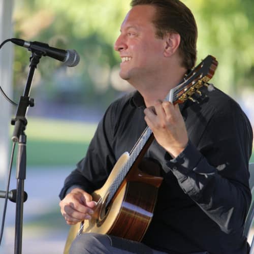 About Jason Vieaux – Jason Vieaux