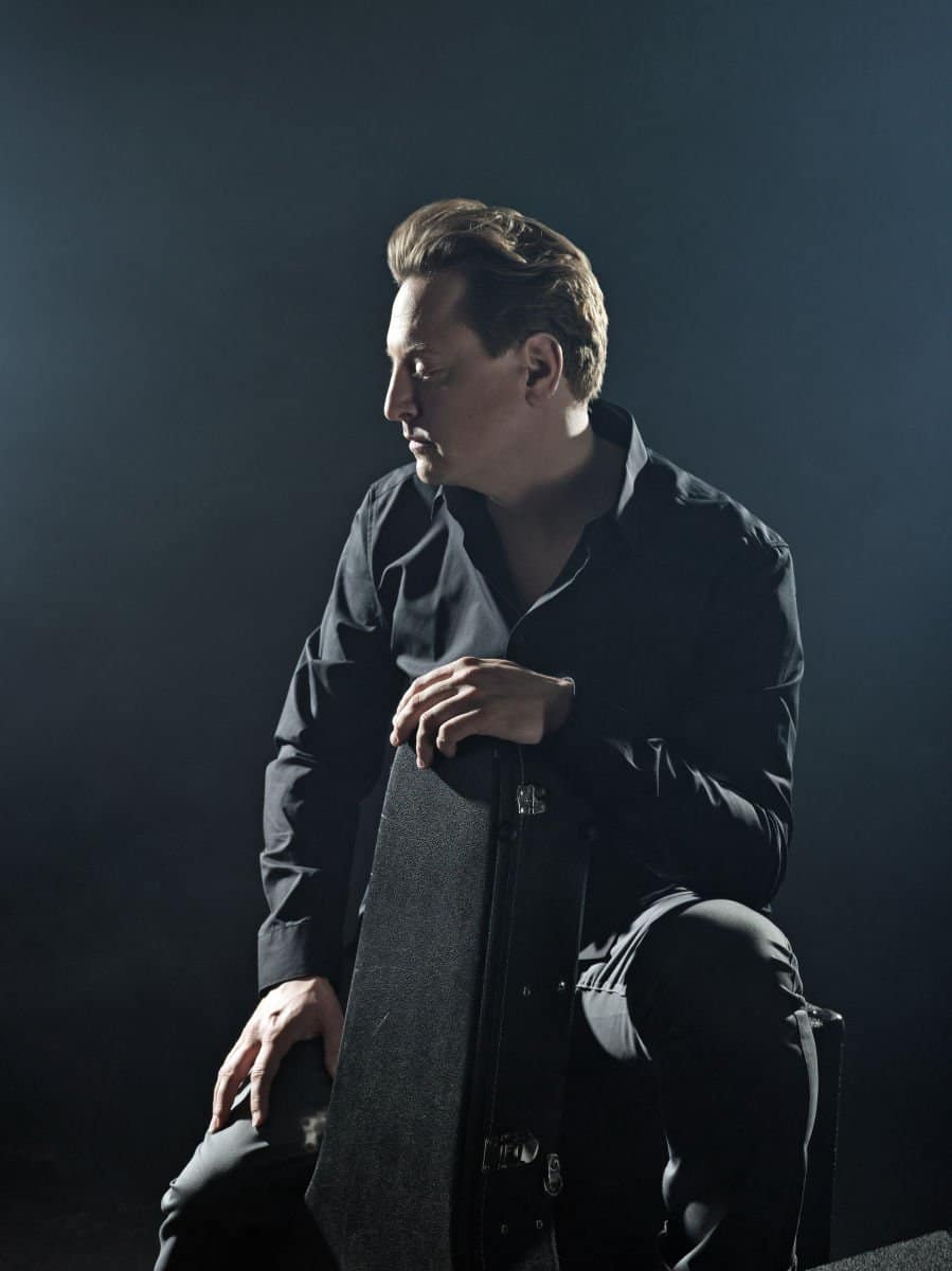 About Jason Vieaux – Jason Vieaux