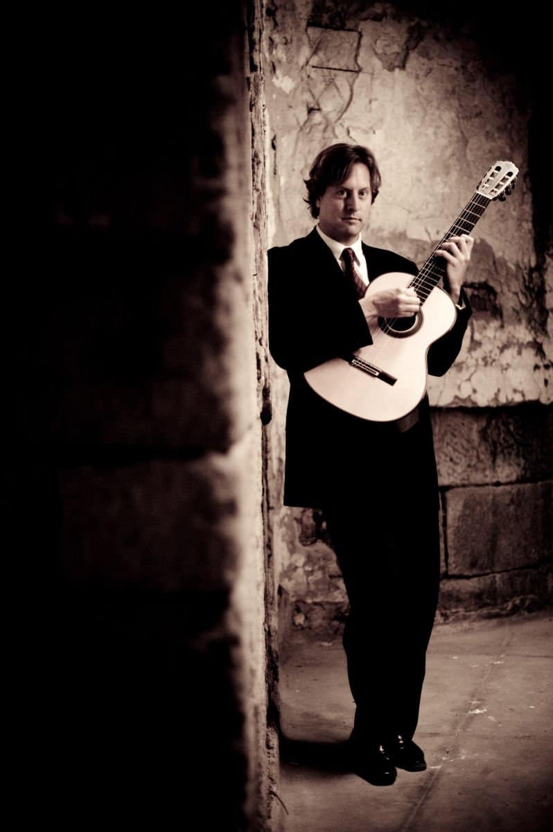 About Jason Vieaux – Jason Vieaux